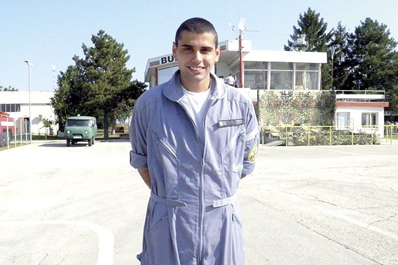 Botevgrad.com :: Курсант-старшина Николай Бойчев от Ботевград получи ...