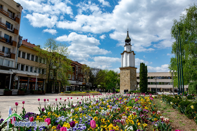 Botevgrad.com :: Центърът на Ботевград – почти безлюден, но цветен ...