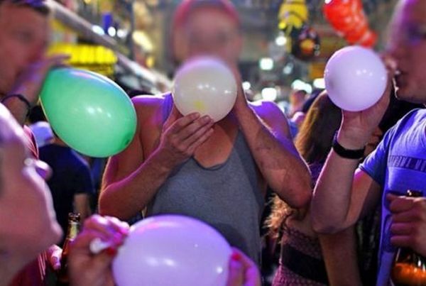 Botevgrad.com :: Парламентът забрани продажбата на райски газ на деца ...