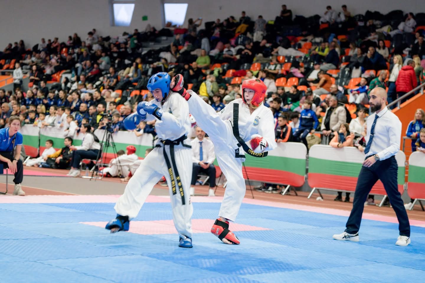 Botevgrad.com :: С три златни и три бронзови медала се завърнаха състезателите на „Таек-кион“ от ...